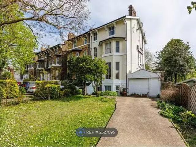 Cheap Flat to rent in Hervey Road, London SE3
