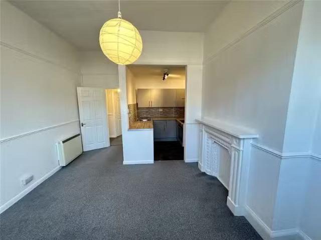 New Flat to rent, Tor Hill Road, Torquay, TQ2 £575 pcm