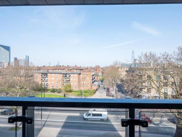 New Kent Road, Elephant and Castle. 1 bed flat to rent £4,000 pcm £923 pw