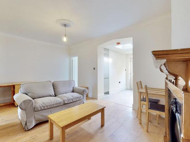 New Kent Road, London SE1 2 bed ground floor flat to rent £2,747 pcm £634 pw