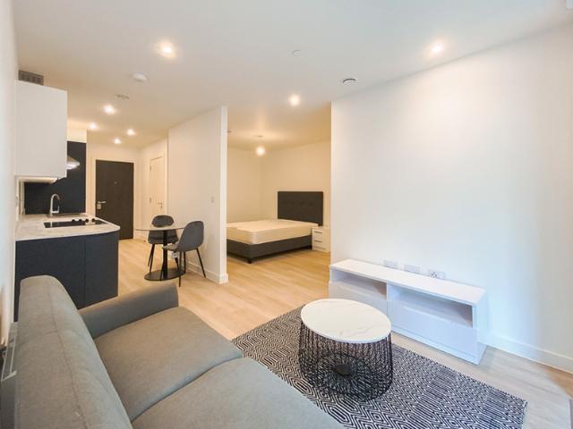 New Kings Head Yard, Salford M3, Studio to rent, £1,200 pcm | PrimeLocation