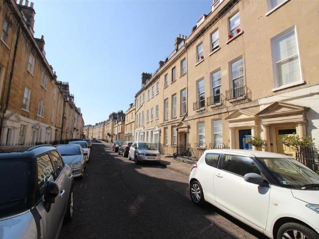 New Kings Street, Bath 2 bed apartment to rent £2,000 pcm £462 pw
