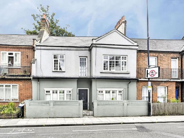New Kings Road, Fulham, London SW6, 2 bed flat to rent, £3,400 pcm | PrimeLocation
