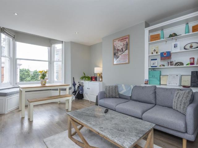 New King's Road, Fulham SW6, 1 bed flat to rent, £2,600 pcm | PrimeLocation