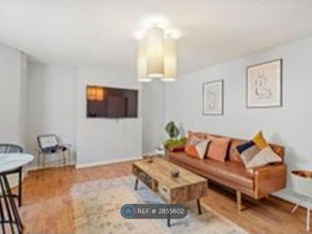 New Kings Road, London SW6, 1 bed flat to rent, £2,250 pcm | PrimeLocation