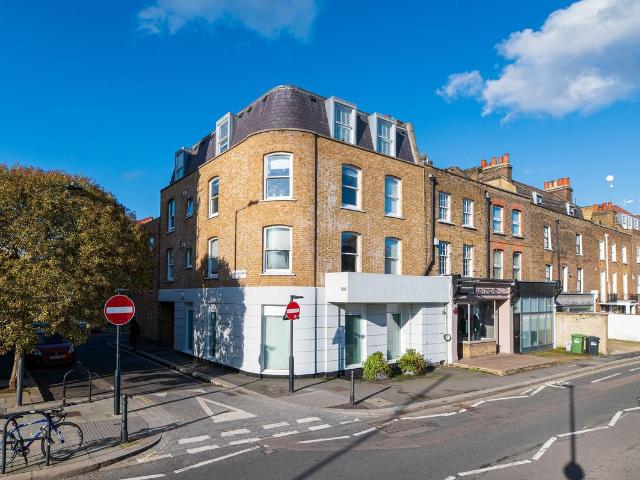 New Kings Road, London SW6, 2 bed flat to rent, £3,250 pcm | PrimeLocation
