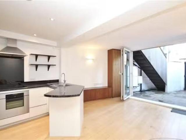 New Kings Road, London, SW6 4NF
