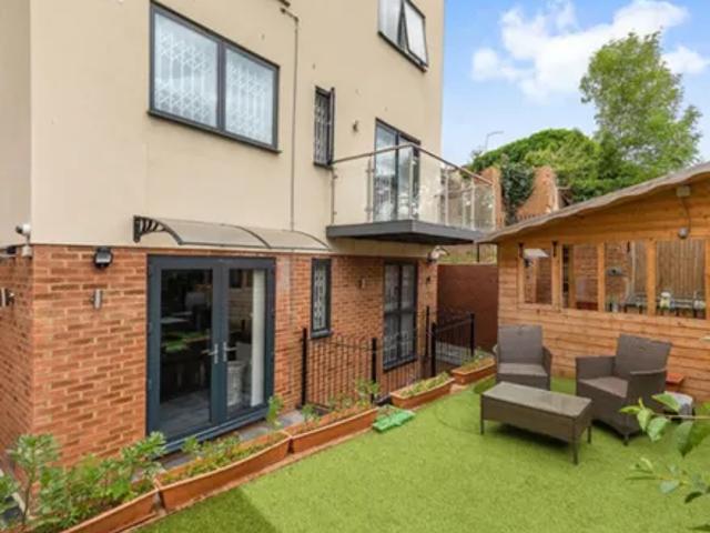 New House, 10A Mapesbury Road, Brondesbury Park, London, NW2 4JA, United Kingdom | 7 bed house for rent #167642822 | Rentberry