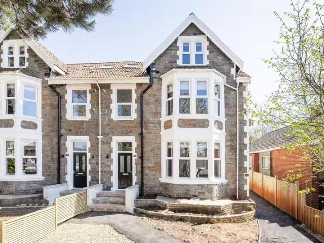 New House for rent in Overnhill Road, Downend, BS16
