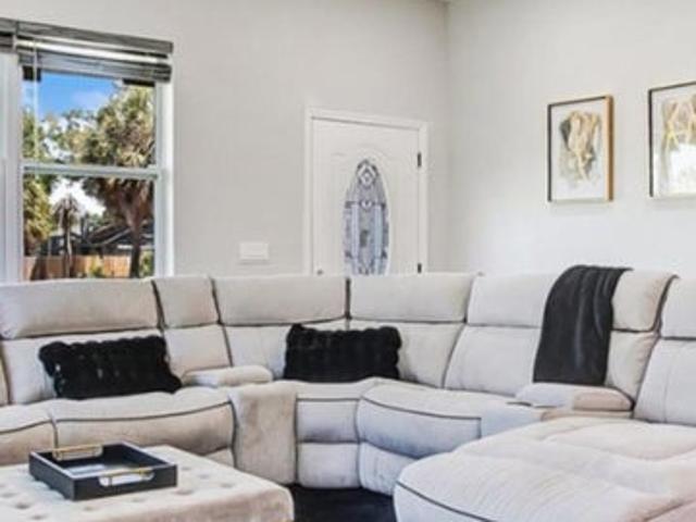 New house room for rent in Saint Petersburg 33712