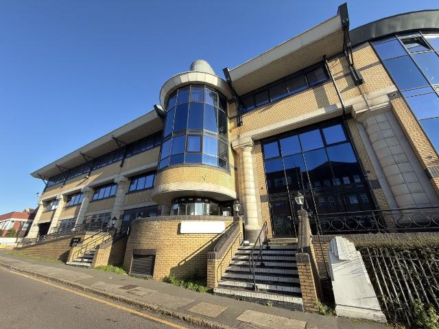 New Horizons Court, Brentford TW8, 2 bed flat to rent, £2,250 pcm | PrimeLocation