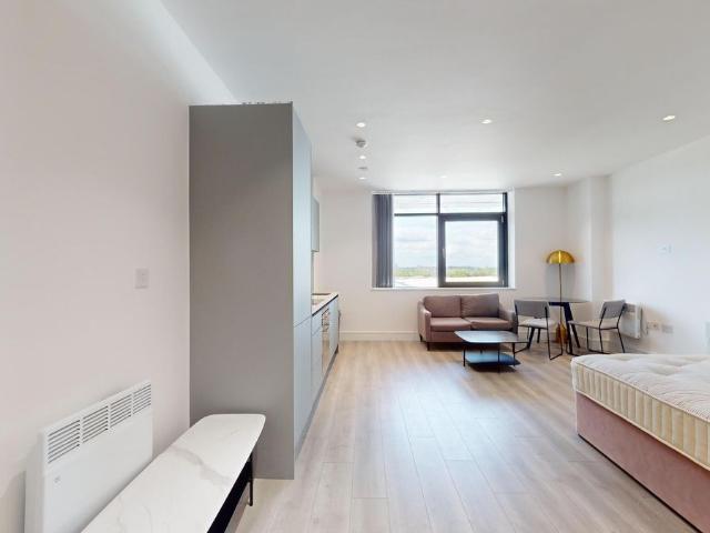 New Horizons Court, Brentford TW8, Studio to rent, £1,480 pcm | PrimeLocation