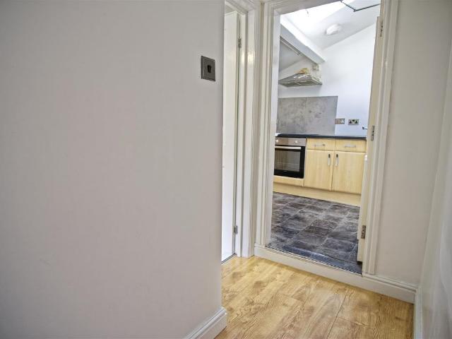 New Hall Lane, Preston PR1, 1 bed flat to rent, £550 pcm | PrimeLocation