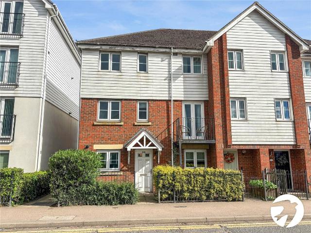 New Hythe Lane, Larkfield, Aylesford, Kent ME20, 4 bed end terrace house to rent, £1,525 pcm | PrimeLocation