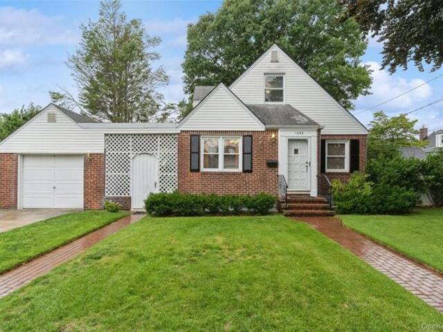 New Hyde Park Dr, New Hyde Park, Home For Sale