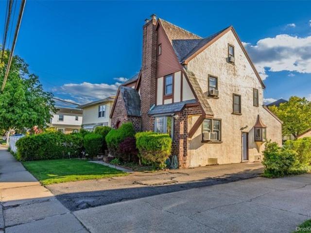 New Hyde Park Rd, New Hyde Park, Home For Sale