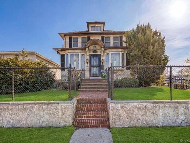 New Hyde Park Rd, New Hyde Park, Home For Sale