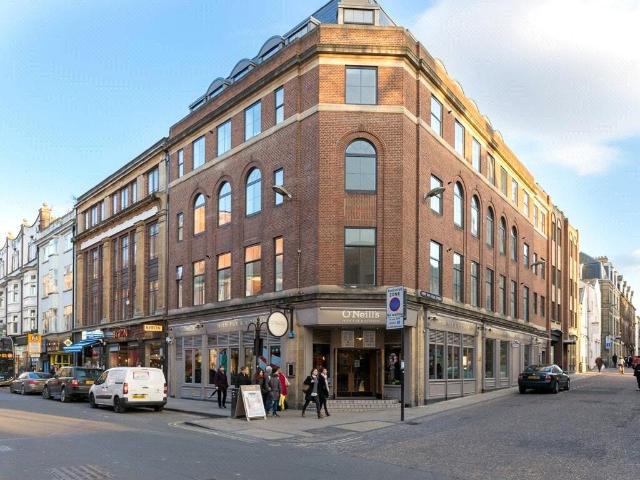 NEW INN HALL STREET, CENTRAL OXFORD, OX1 Studio to rent £1,795 pcm £414 pw