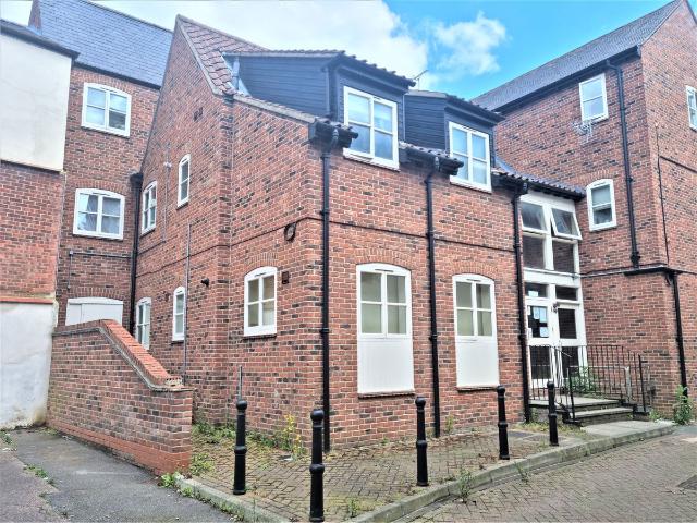 New Inn Yard, Wisbech PE13, 2 bed maisonette to rent, £650 pcm | PrimeLocation