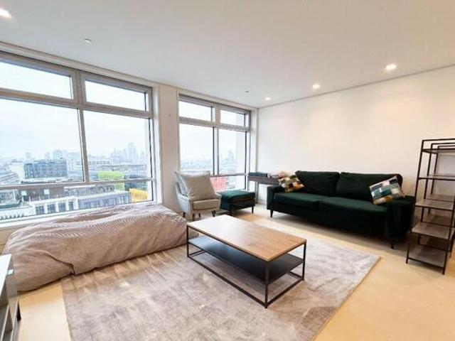 New Oxford Street, London, 2 Bedroom Apartment