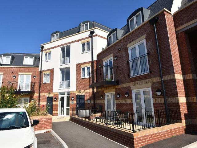 New Lane, Hampshire PO9 1 bed flat to rent £1,050 pcm £242 pw