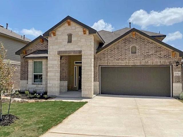 New Listing in Stone Oak San Antoni
