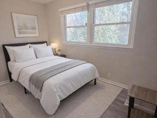 NEW LISTING Live in Oakcliff neighborhood, Walkable area! Spacious Rooms! Don't Miss Out!