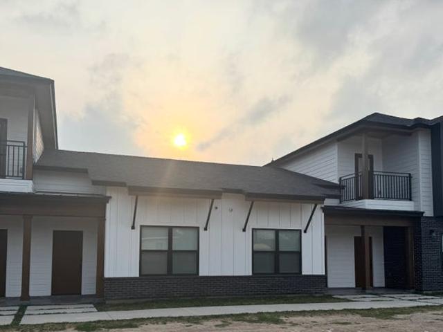 New Luxury Town House