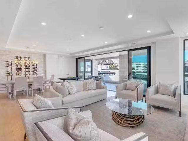 NEW LUXURY 3 BED CONDO WITH HIGH END FURNISHINGS AND OCEAN VIE.