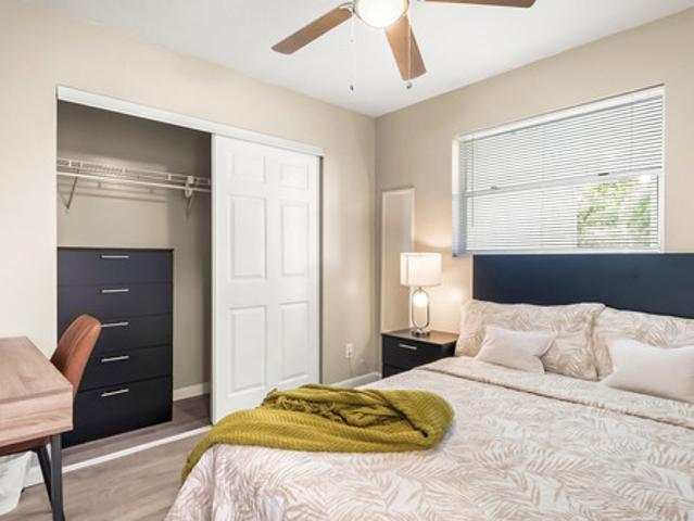 New Modern and Renovated Arlingwood House – 10 mins to bus stop, 5 mins drive to Grocery and Freeways