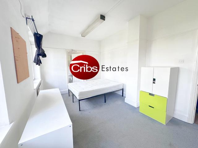 New Malden KT3, 20 bed shared accommodation to rent, £795 pcm | PrimeLocation