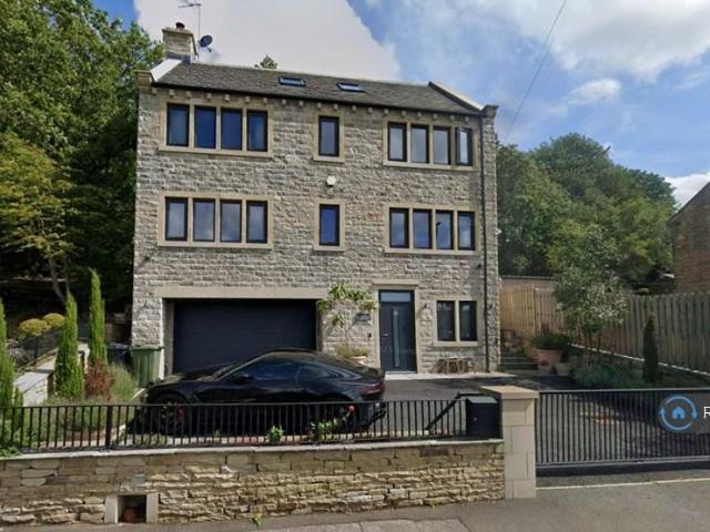 New Mill Road, Holmfirth, HD9 4 bed detached house to rent £3,750 pcm £865 pw