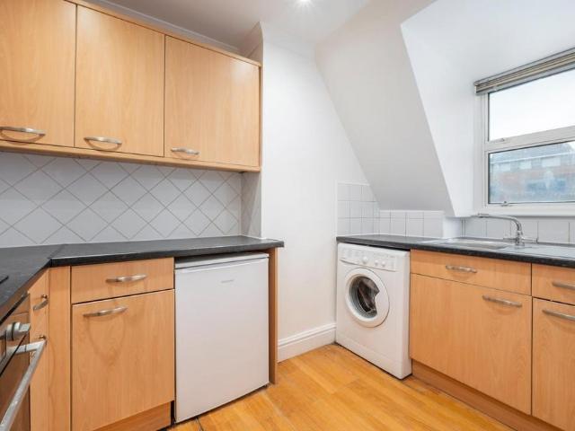 New North Street, London WC1N 1 bed apartment to rent £2,550 pcm £588 pw