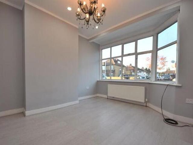 New North Road, Hainault, 3 Bedroom Terraced