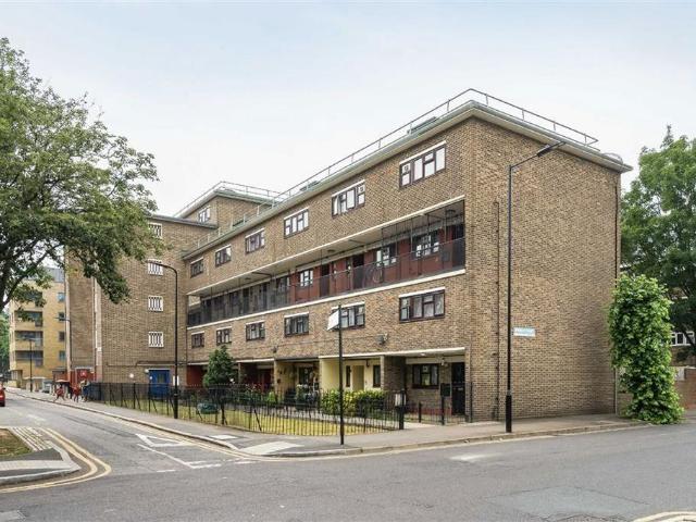 New North Road, London N1 3 bed flat to rent £3,300 pcm £762 pw
