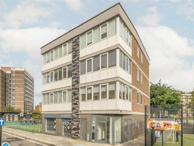 New North Road, London N1 1 bed flat to rent £2,500 pcm £577 pw
