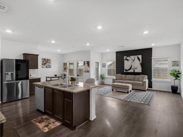 NEW! New Built Dallas Metro Mesquite Beautiful Hou