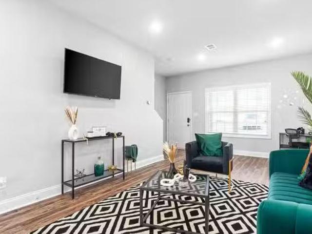 New South Drive