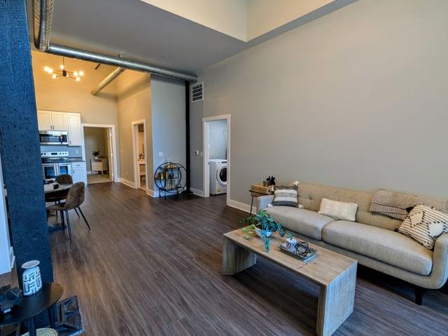 New South Side Apartments at 905 Bingham
