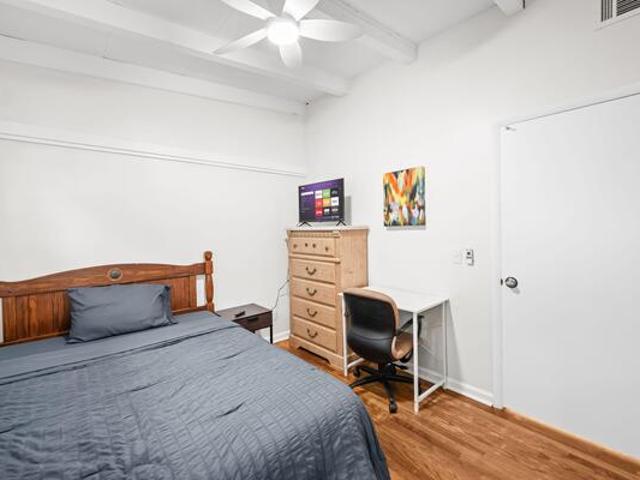 New, Spacious House In Great Neighborhood Close to Transit! SUPER HOST!