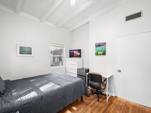New, Spacious House In Great Neighborhood Close to Transit! SUPER HOST!