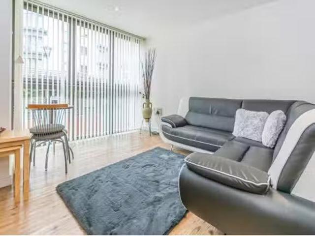 Rental! Studio apartment for rent in Liberty Place, B16