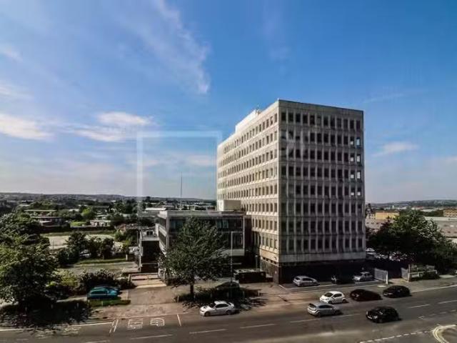 For Rent! Studio flat for rent in Colonnade House Includes Ele.