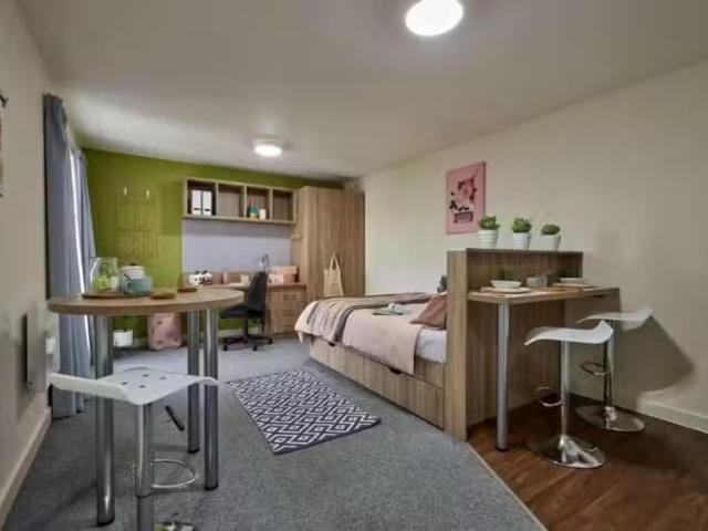 New Studio flat for rent in Birmingham Student September B29