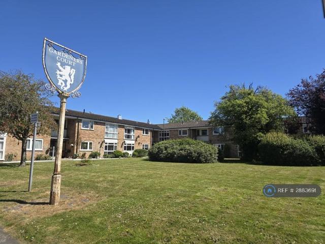 New St, Horsham, RH13 3 bed flat to rent £1,700 pcm £392 pw