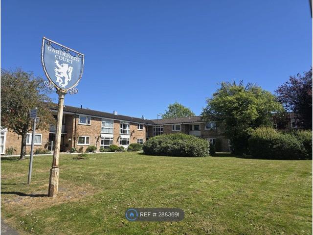 New St, Horsham RH13, 3 bed flat to rent, £1,700 pcm | PrimeLocation