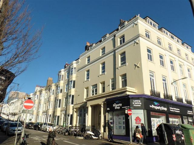 New Steine Mansions, Devonshire Place, Brighton BN2, 2 bed flat to rent, £1,500 pcm | PrimeLocation