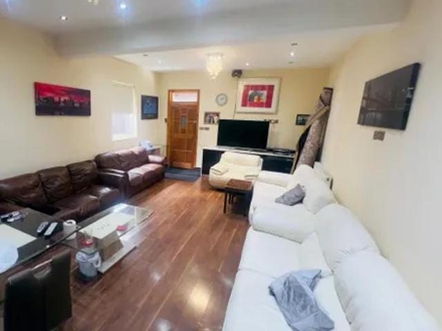New Street, Manchester, M40 8AW, United Kingdom | 2 bed apartment for rent #165994079 | Rentberry