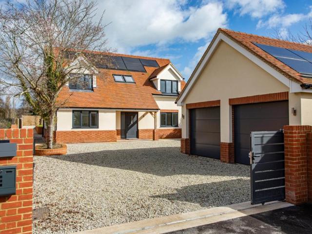 New Street, Ash, Canterbury, Kent, CT3 4 bed detached house to rent £2,750 pcm £635 pw