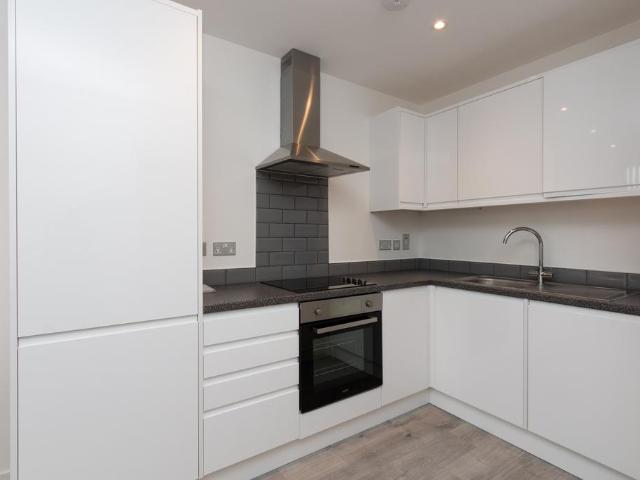 New Street, Basingstoke RG21 1 bed apartment to rent £1,050 pcm £242 pw